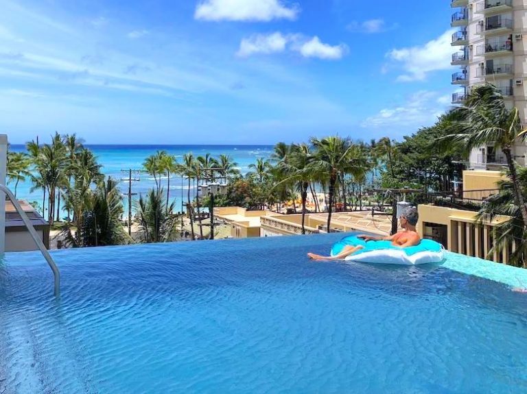 Alohilani Resort - Waikiki Beach (Hawaii) | CosmopoliClan