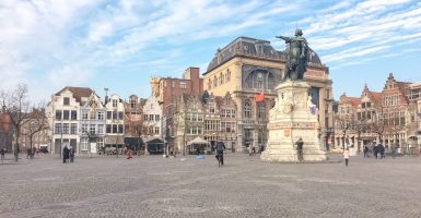 Ghent or Bruges: Which Belgian city to visit? (By a local)