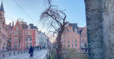 Ghent or Bruges: Which Belgian city to visit? (By a local)