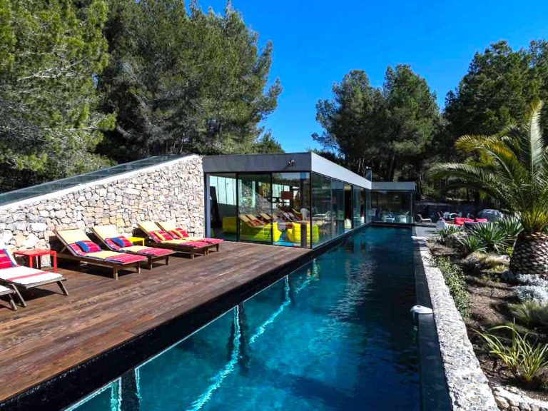 26x Holiday villas in the South of France with a private pool
